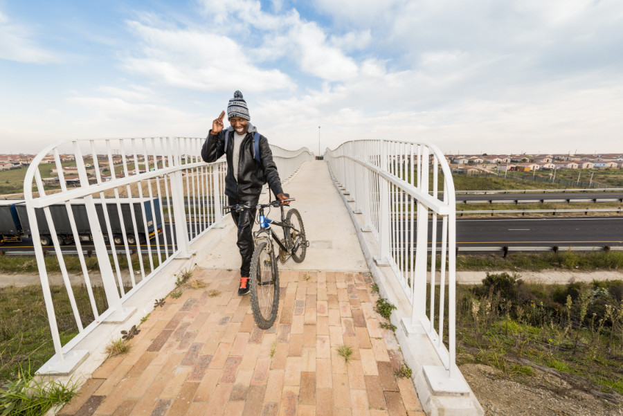 Improvements to Pacaltsdorp interchange and new pedestrian bridge, N2 ...