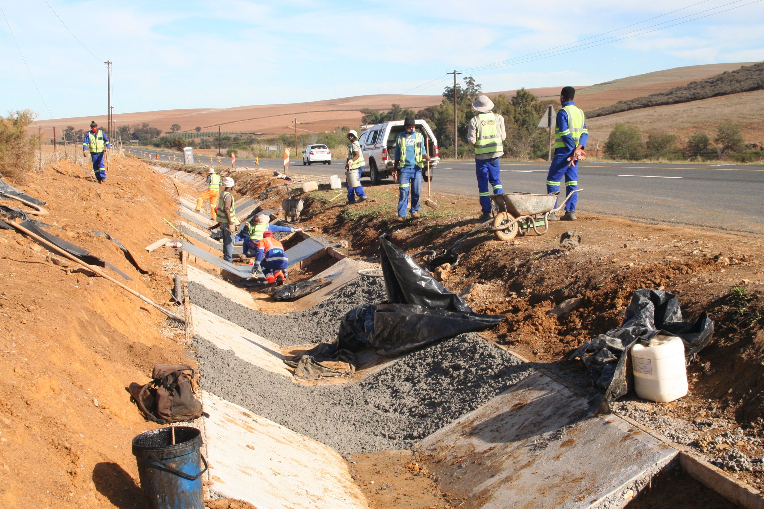 C1082.01 The periodic maintenance of TR24/ 1 from Malmesbury (KM 0.00 ...