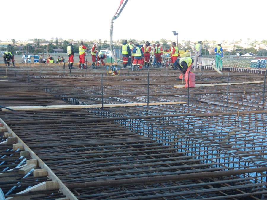 Improvements to Pacaltsdorp interchange and new pedestrian bridge, N2 ...